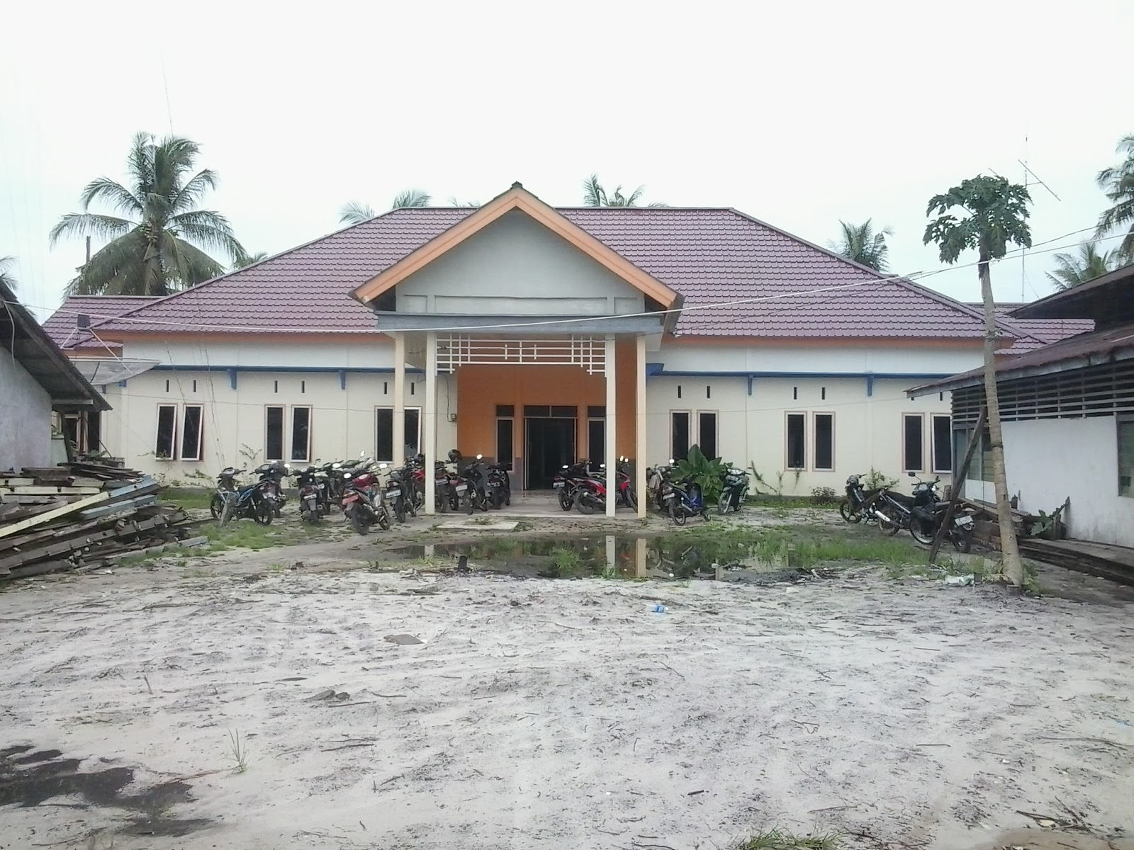 Paloh Update: KANTOR CAMAT PALOH