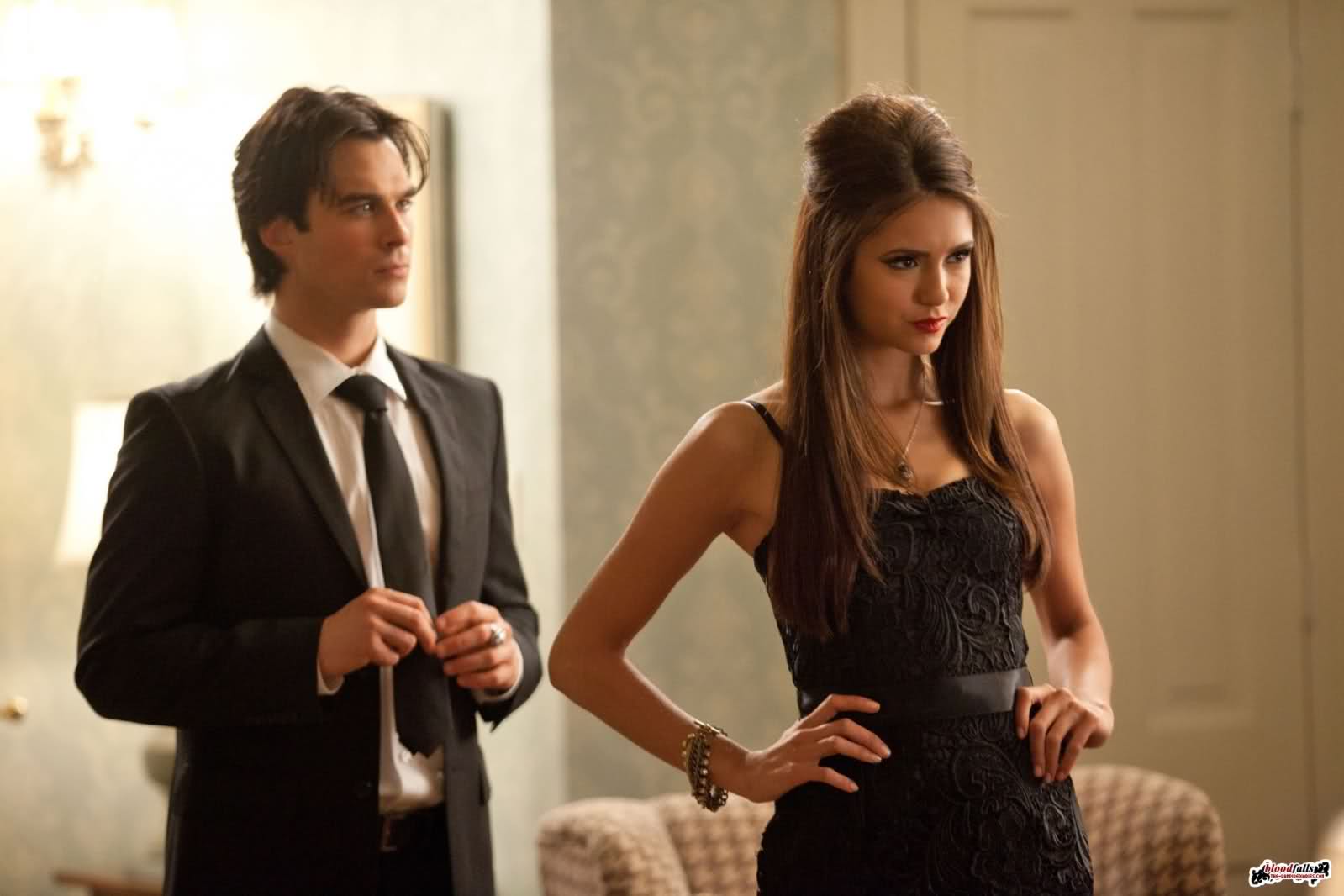 SNEAK PEEK : "The Vampire Diaries: Masquerade"