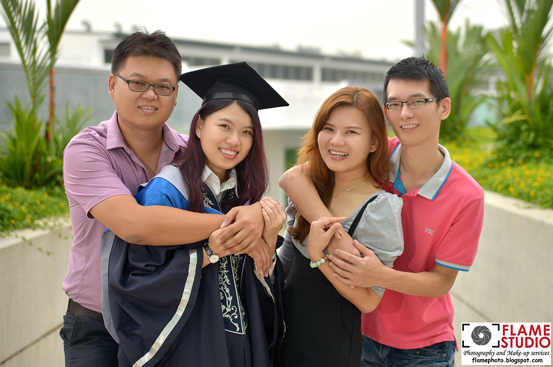 Flame Graduation Photography Studio: Graduation Convocation Family ...
