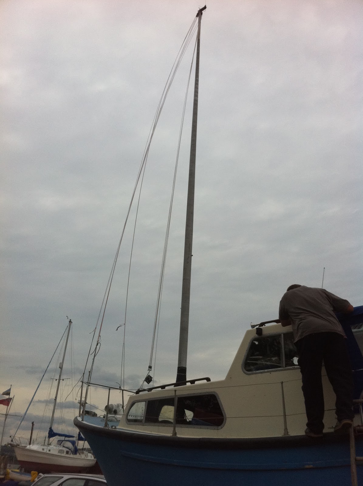 Bobtail's Conversion to Junk Rig: (10) Fitting the mast