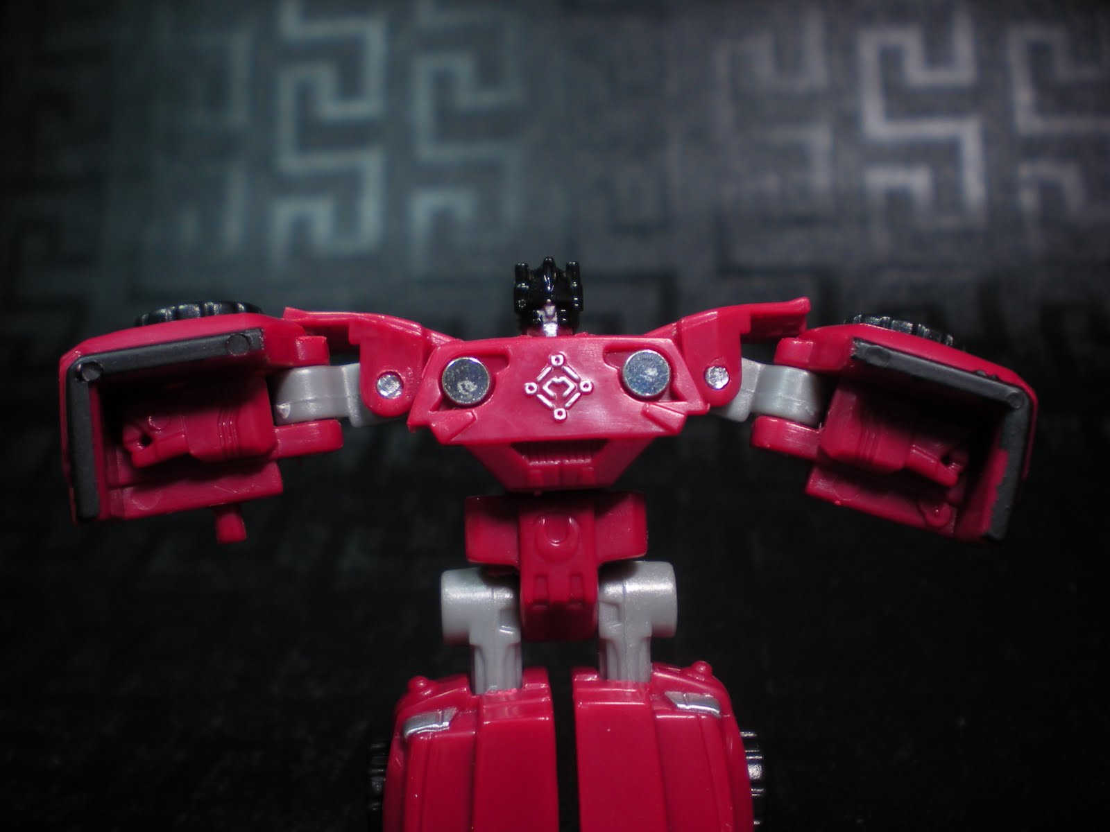 Review: [Hasbro] Transformers Drivetrain | Night's Corner