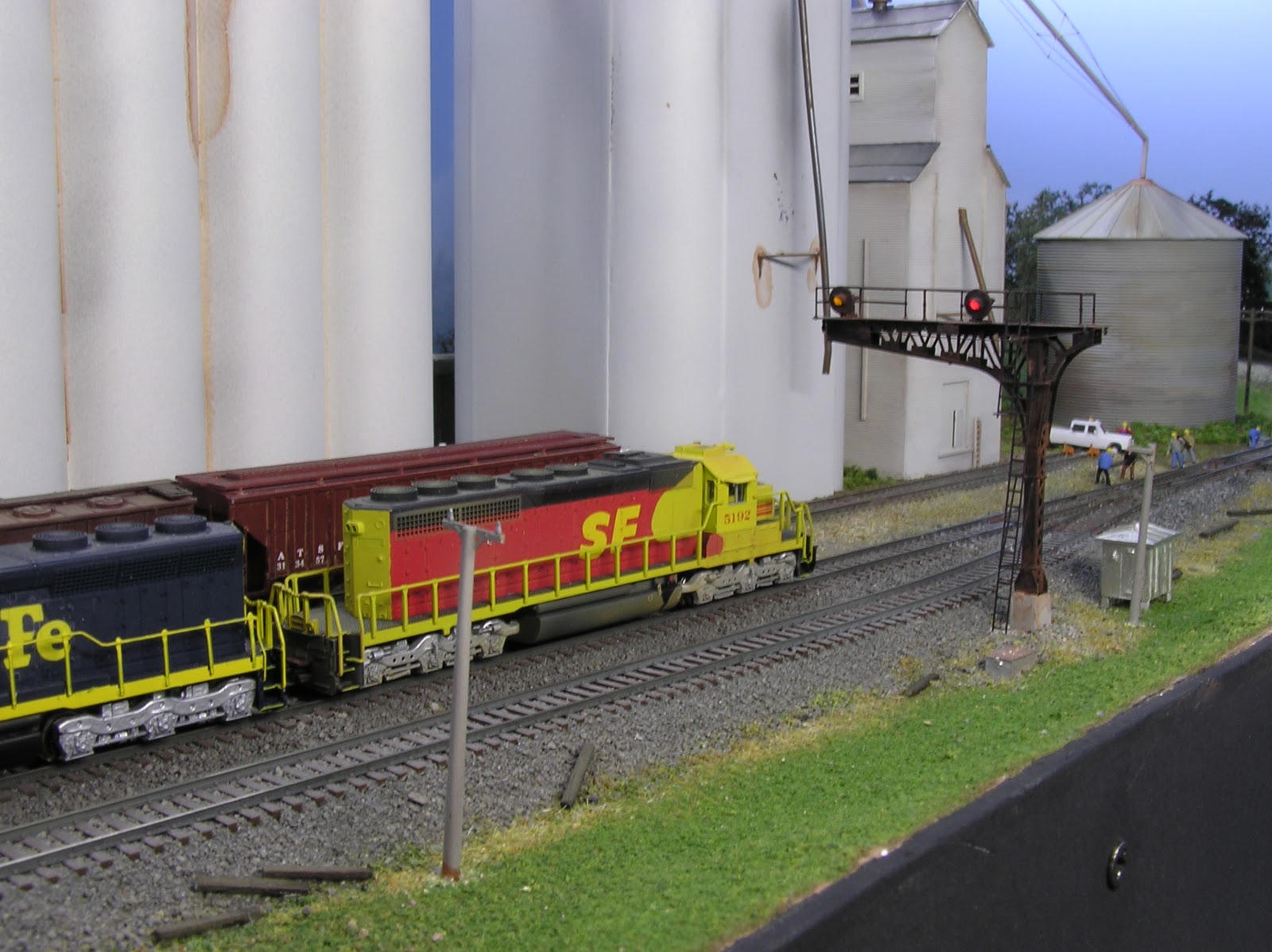 D&RG Monarch Branch & fallen flag SFRSD RR: Moving around the layout