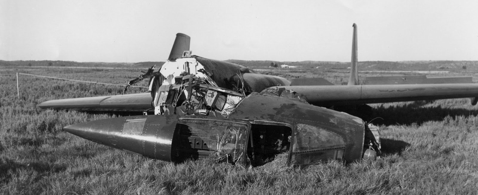 U.S. Navy Aircraft History: The Last Flight of Vought's XF7U-1 Cutlass ...