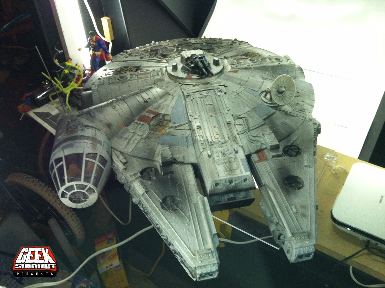 GeekSummit: Legacy Millenium Falcon | Expanded Edition