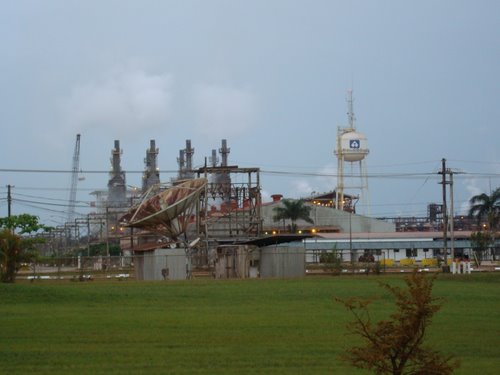 SURINAME MIRROR - Kwalitatief de beste!: Alcoa is begonnen met sloop ...