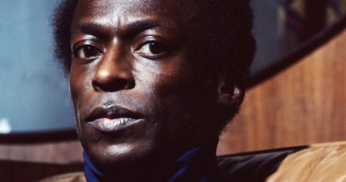 Miles Davis In A Silent Way miles-davis-in-a-silent-way
