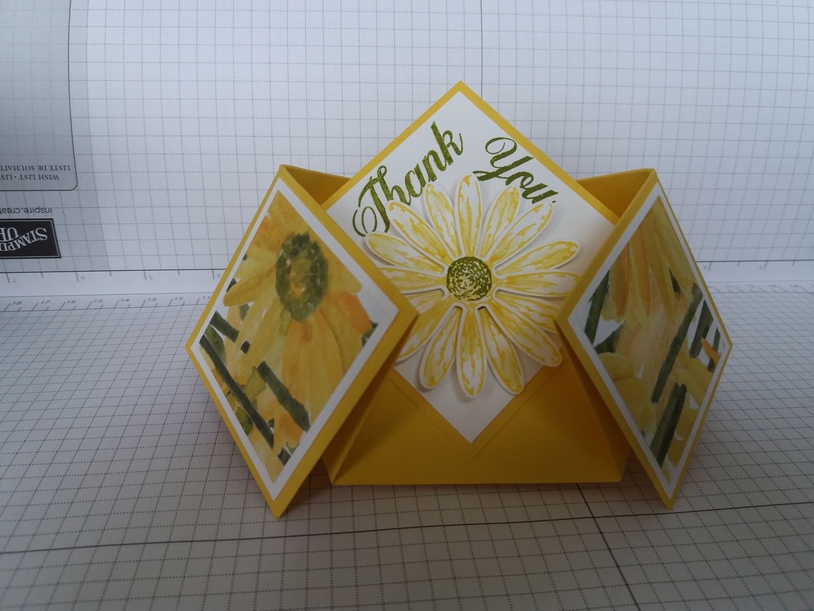 2biggirlscrafting: Quick double diamond fold tutorial....