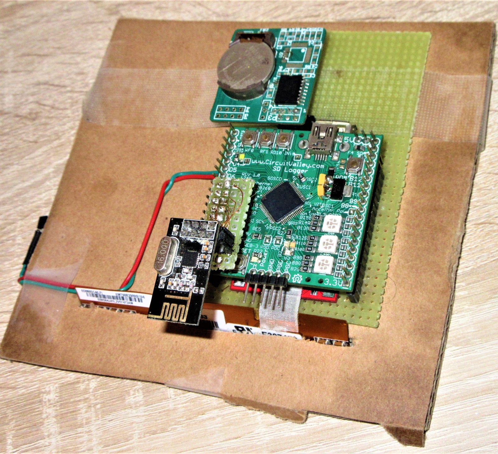 Embedded Engineering : E-Ink Table Clock and indoor ,Outdoor Temperatur ...