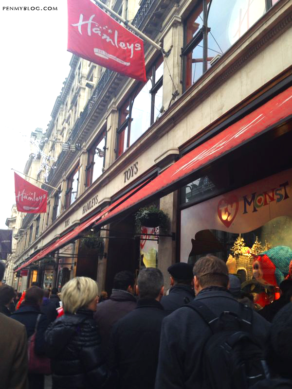 Pen My Blog: Hamleys First Flagship Store Opens in One Utama