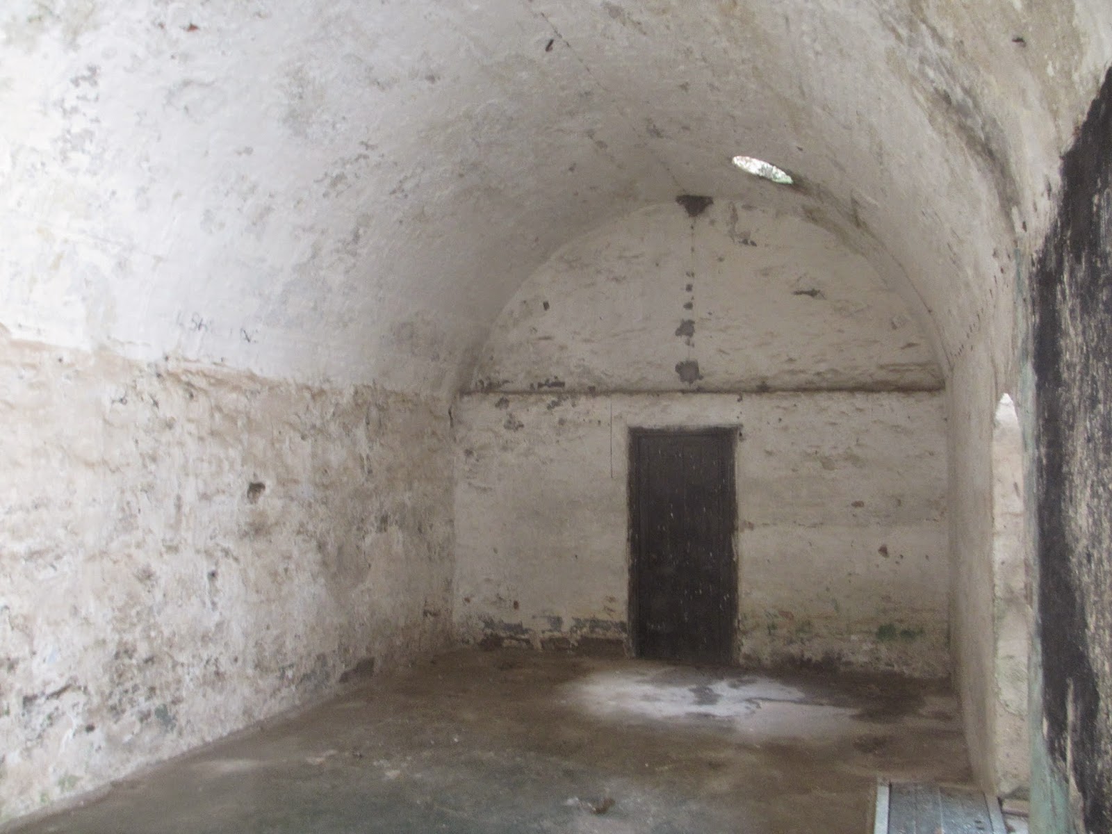 Souvenir Chronicles: AFRICA: GHANA, FORT WILLIAM (AKA ANOMABU )