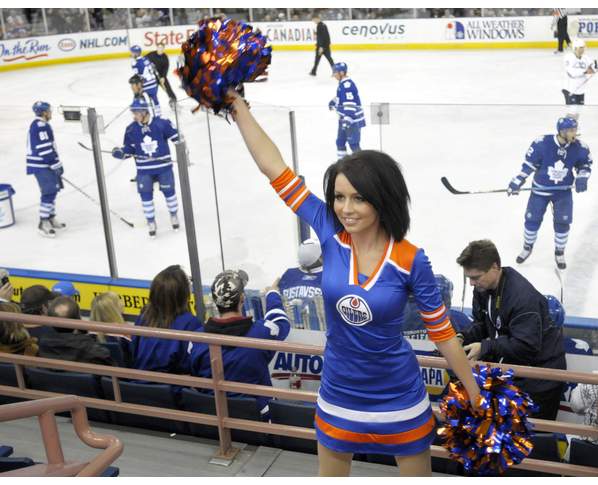 fdhuiykh hgewn: Hockey Cheerleaders