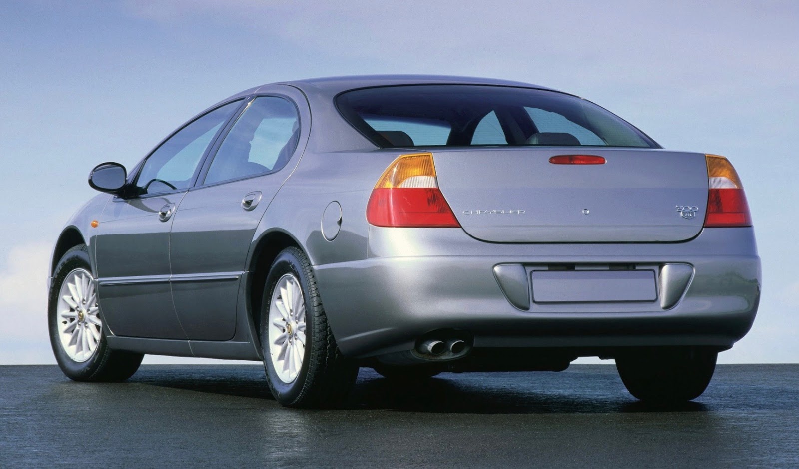 Car Style Critic: Chrysler's Europe-Oriented 300M