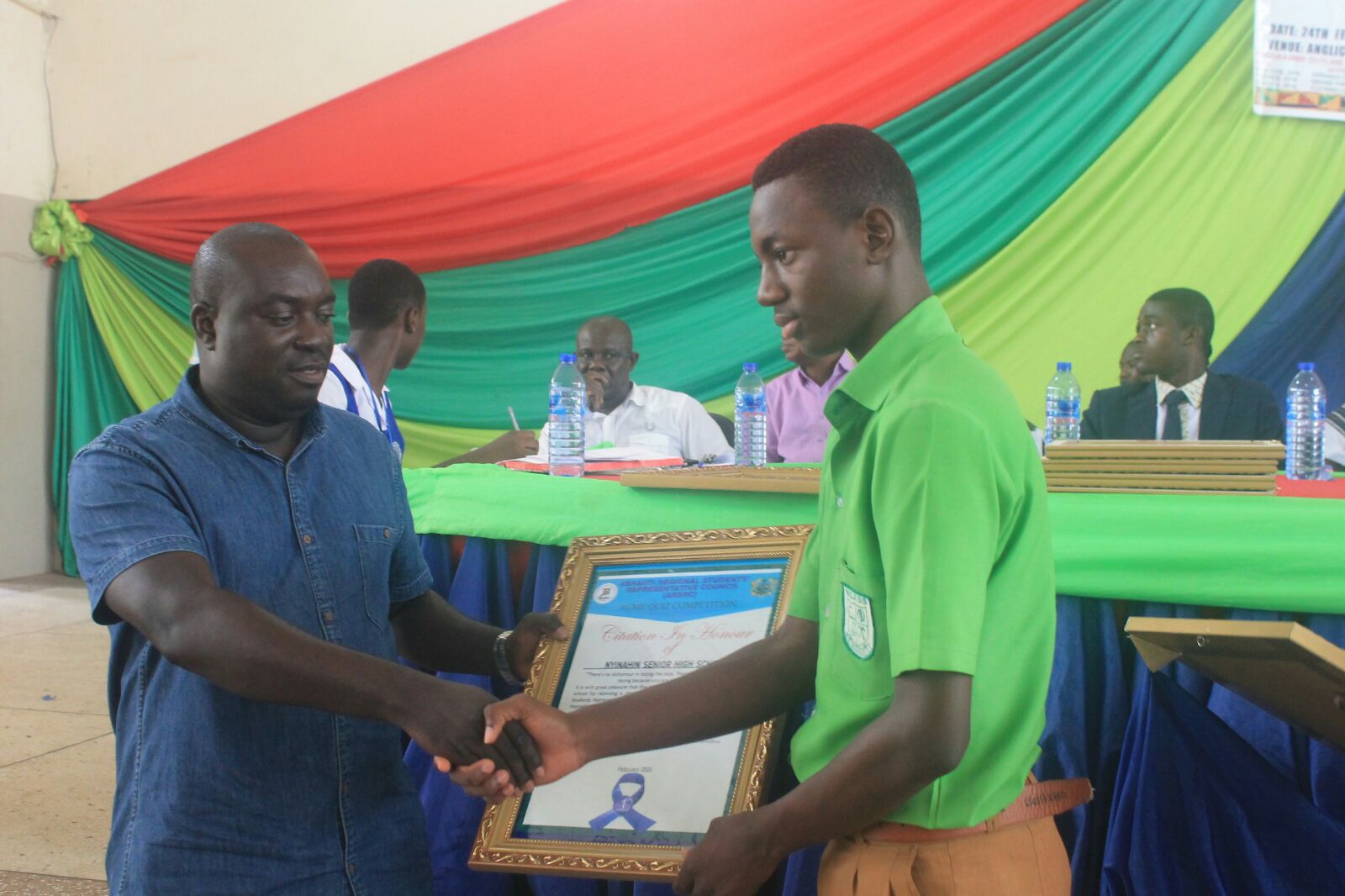 Prof. Quarm honours 2016 ACME QUIZ Ashanti Champions Konongo Odumasi ...