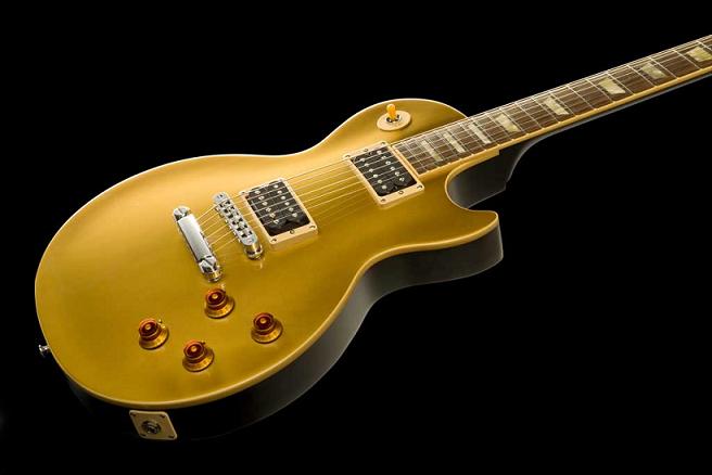 Famous Axes,Amps and Effects: Gibson Slash Signature Les Paul Goldtop