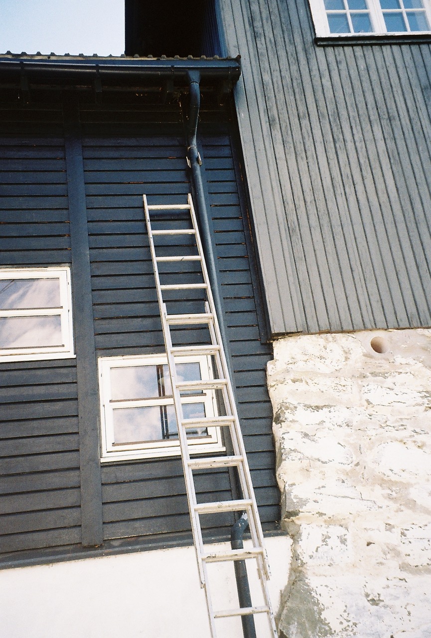 Dissolving Film: "isolation & infinity” by Zelda Solomon