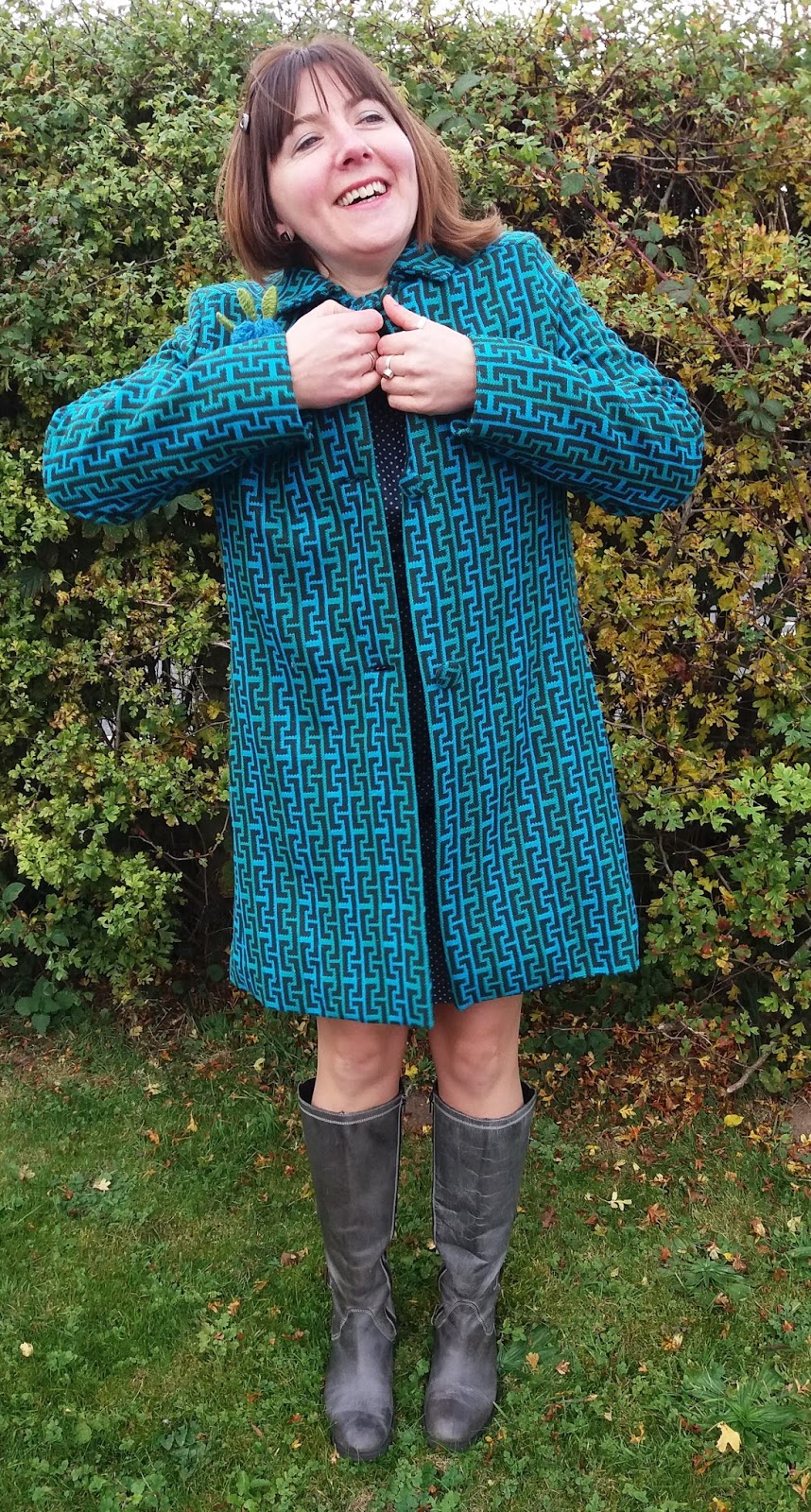 Three Stories High: Diary of a #vintagepledge Coat Challenge