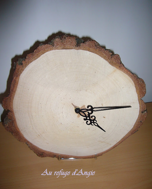 Au refuge d'Angie: Pendule en Bois