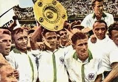 ANOTANDO FÚTBOL *: EINTRACHT FRANKFURT * PARTE 1