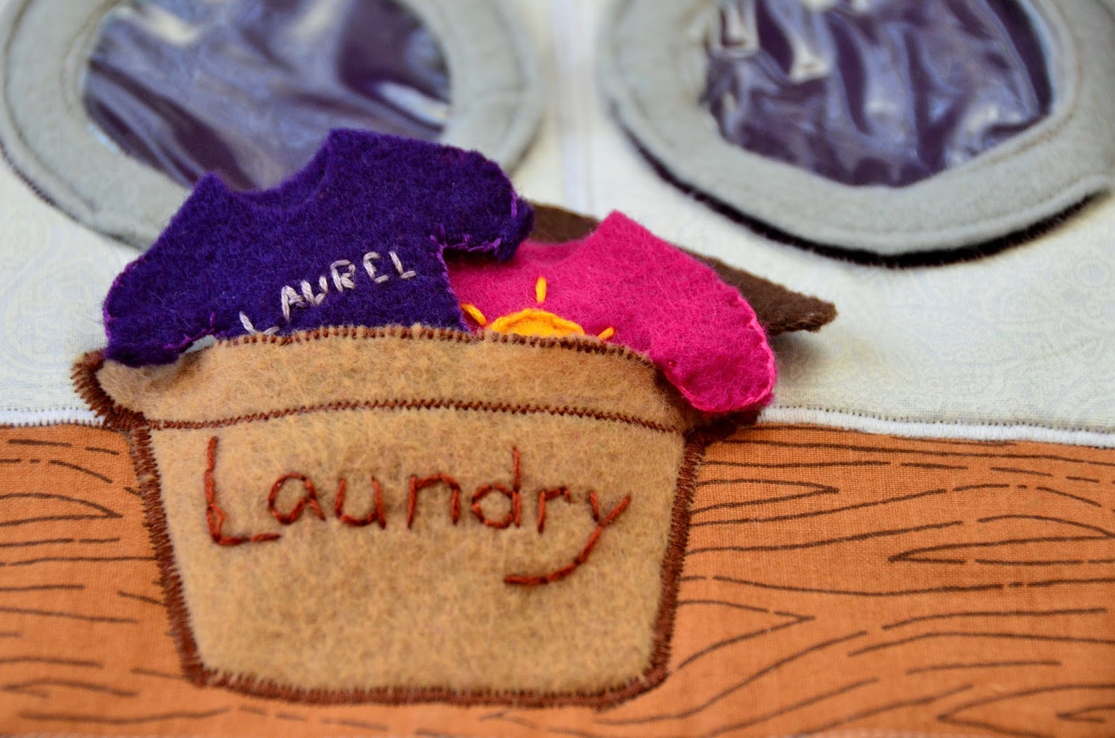 The Adventures of Six Hobbits: Alphabet Quiet Book: L is for Laundry