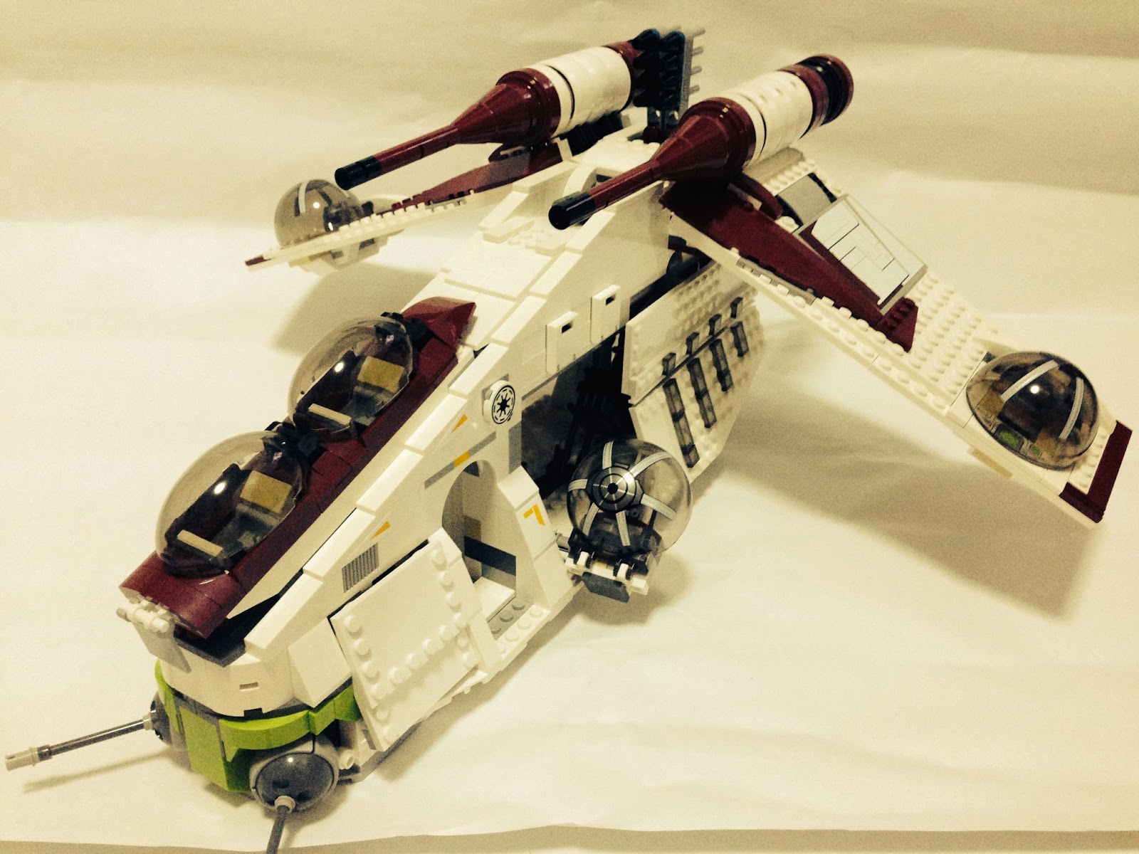 The Marriage of LEGO and Star Wars: Review: 75021 Republic Gunship