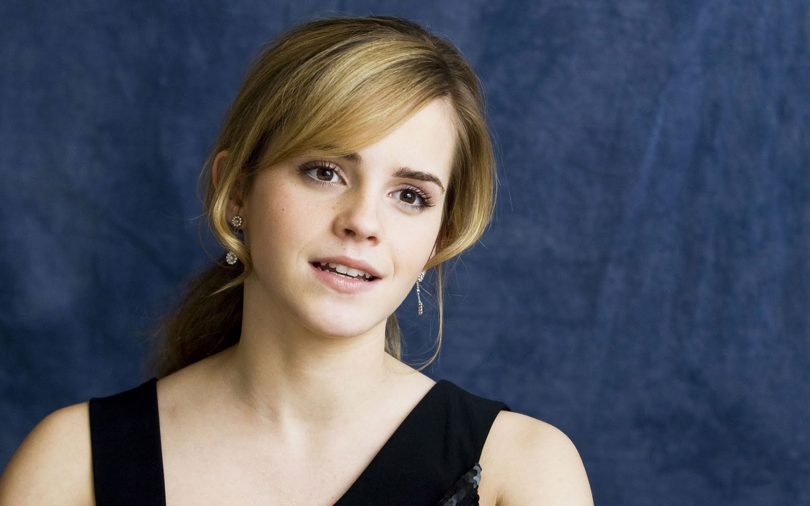 2012 New Emma Watson Hollywood Model HQ wallpapers | Top Model Dress ...