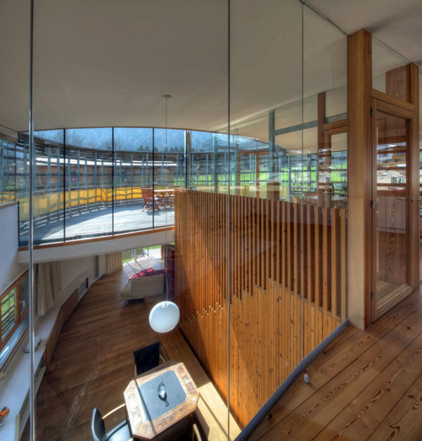 Dwelling circular wooden floor strategy, glass and steel « Interior Design