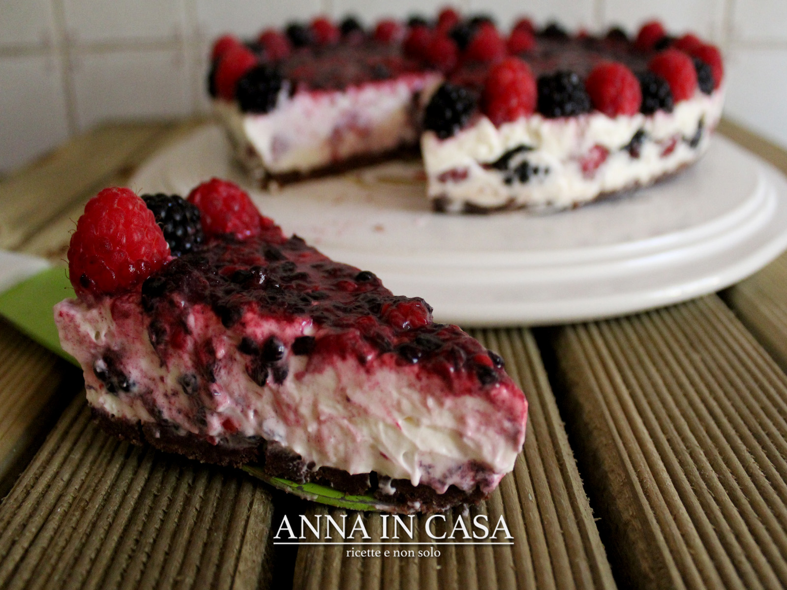 Cheesecake morbida con more e lamponi (senza cottura) | Ricetta ed ...