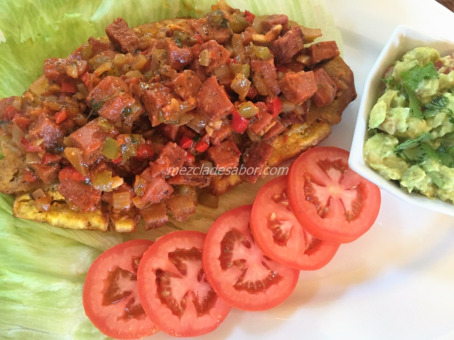 Patacón con Salami Guisado | Mezcla De Sabor