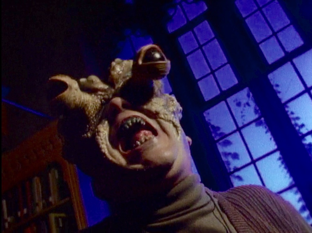 Review the World: Guide to Goosebumps #1