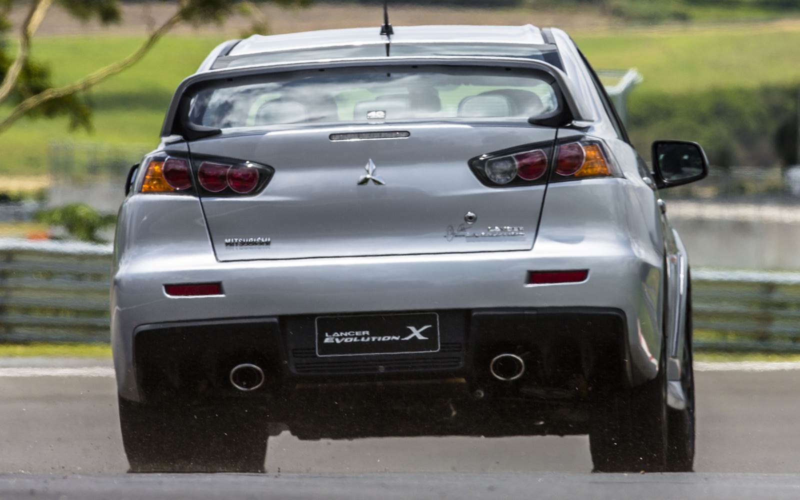 Vídeo: como nasceu o Lancer Evolution X John Easton