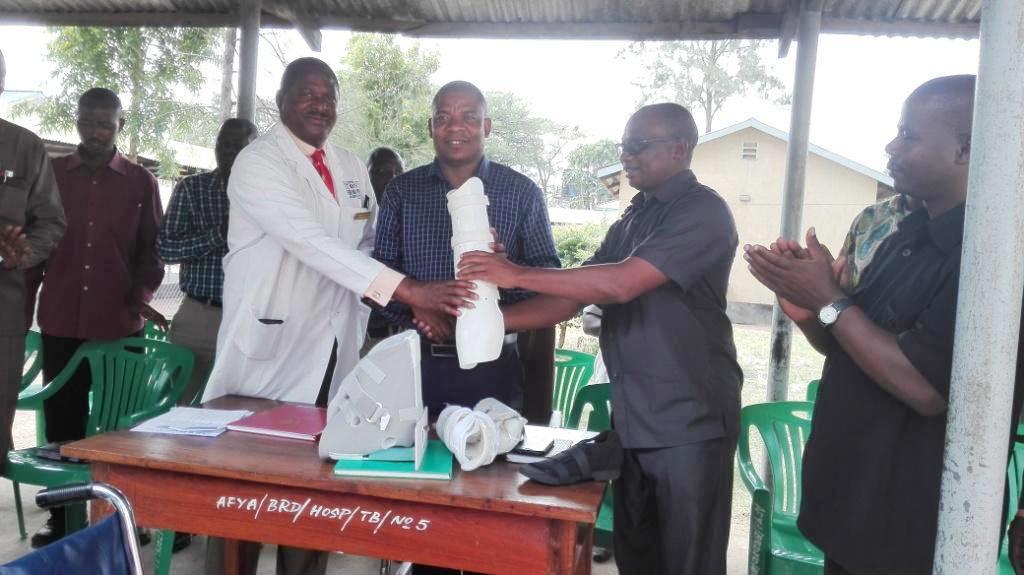 LIFE MINISTRY YATOA MSAADA WA VIFAA TIBA HOSPITALI TEULE YA MKOA SIMIYU ...