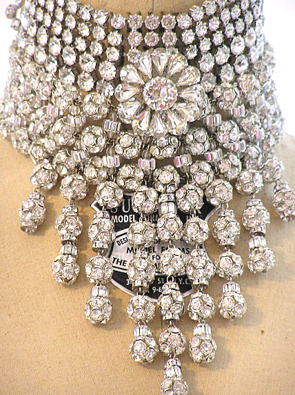 Cutepinkstuff...AND MORE!: WOWSA! NOW THAT'S BLING!