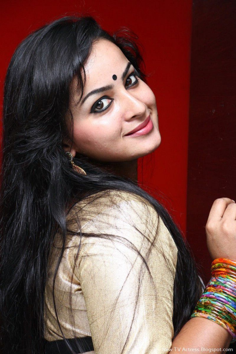 Anusha in Stunning Look | Saree Photos