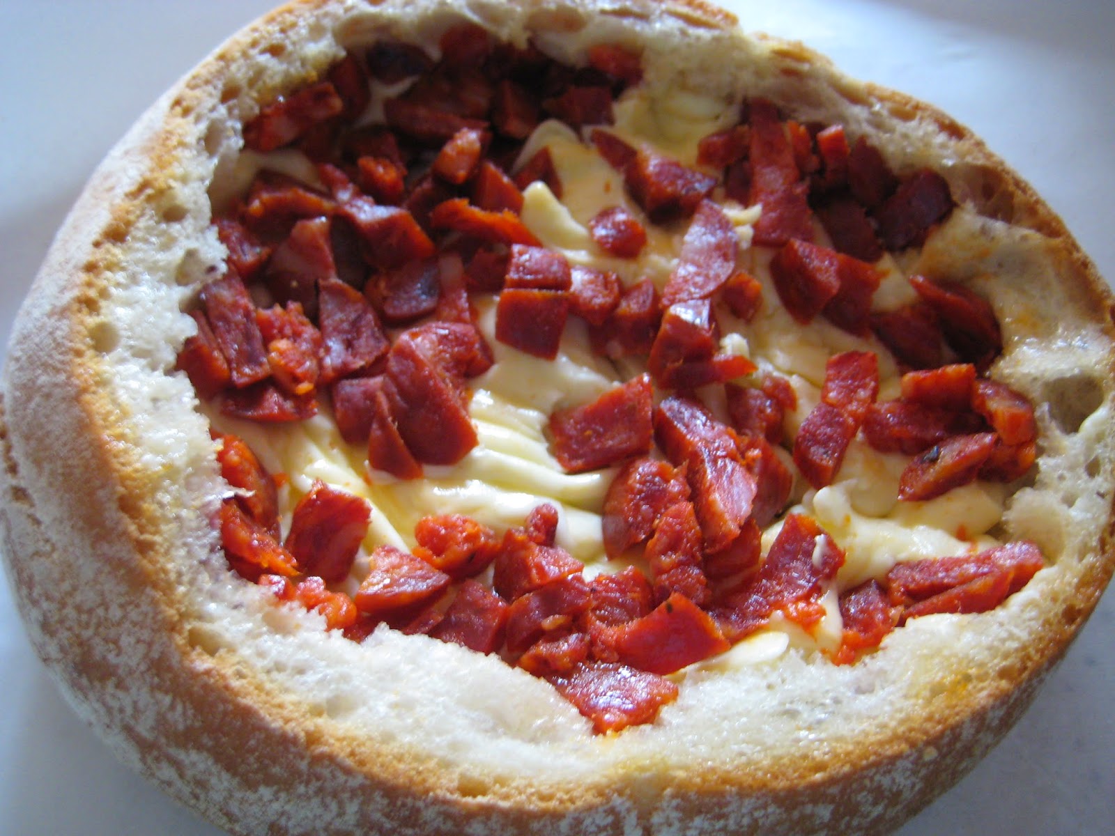 Bollo Relleno de Queso, Chorizo y Huevo - Recetas Fácil con Bela