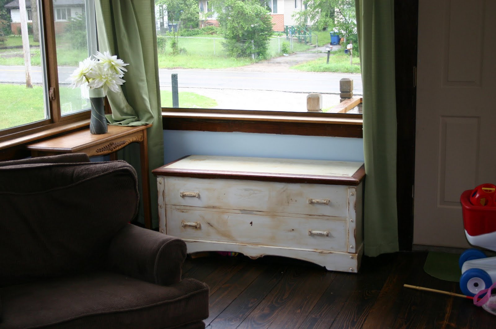 Millie Sings: Hope Chest makeover