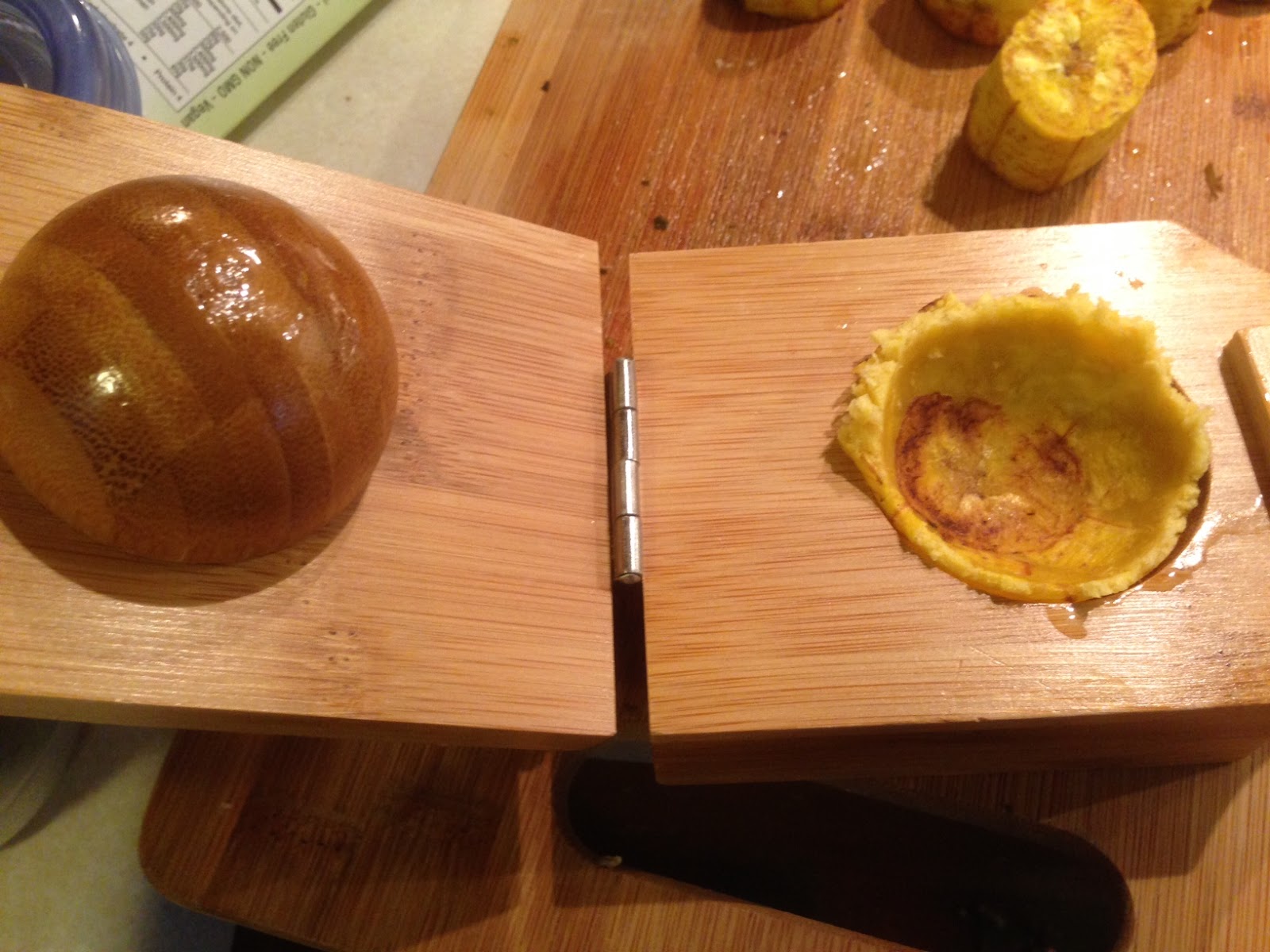 Tostones rellenos de picadillo vegano estilo poblano | Vegan Latino