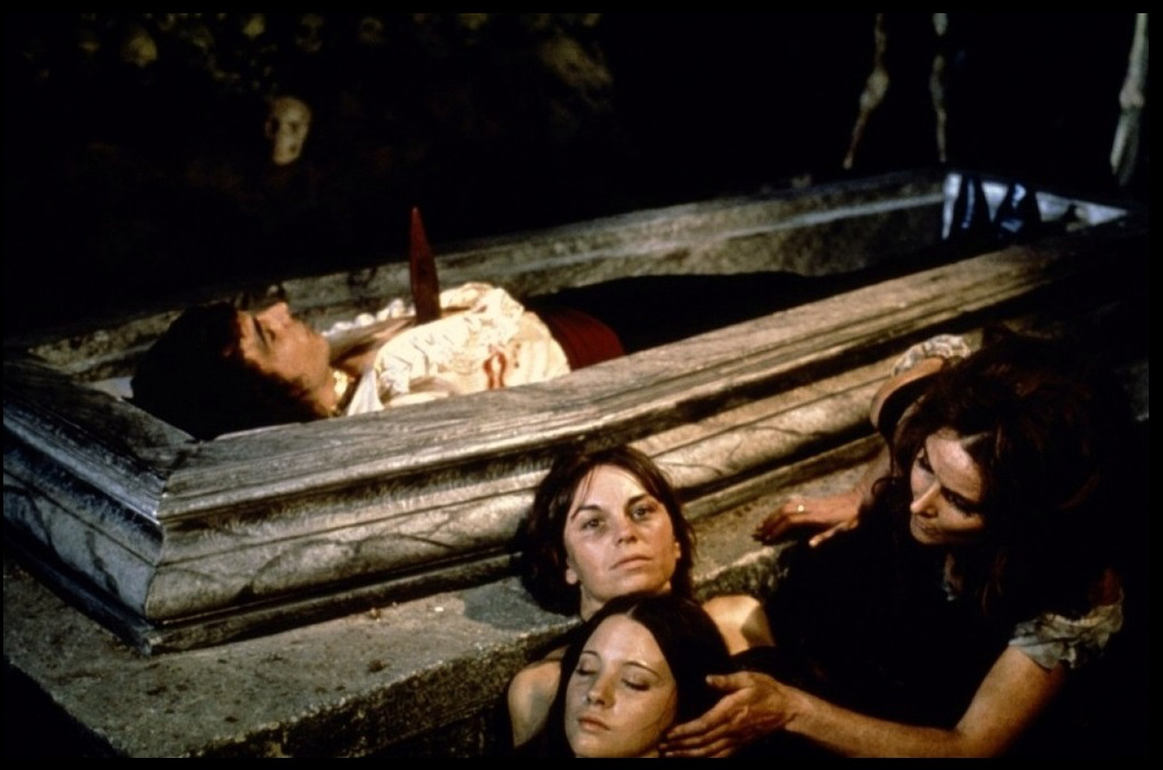 Vampire Circus (1972) Robert Tayman, Elizabeth Seal, Lynne Frederick ...