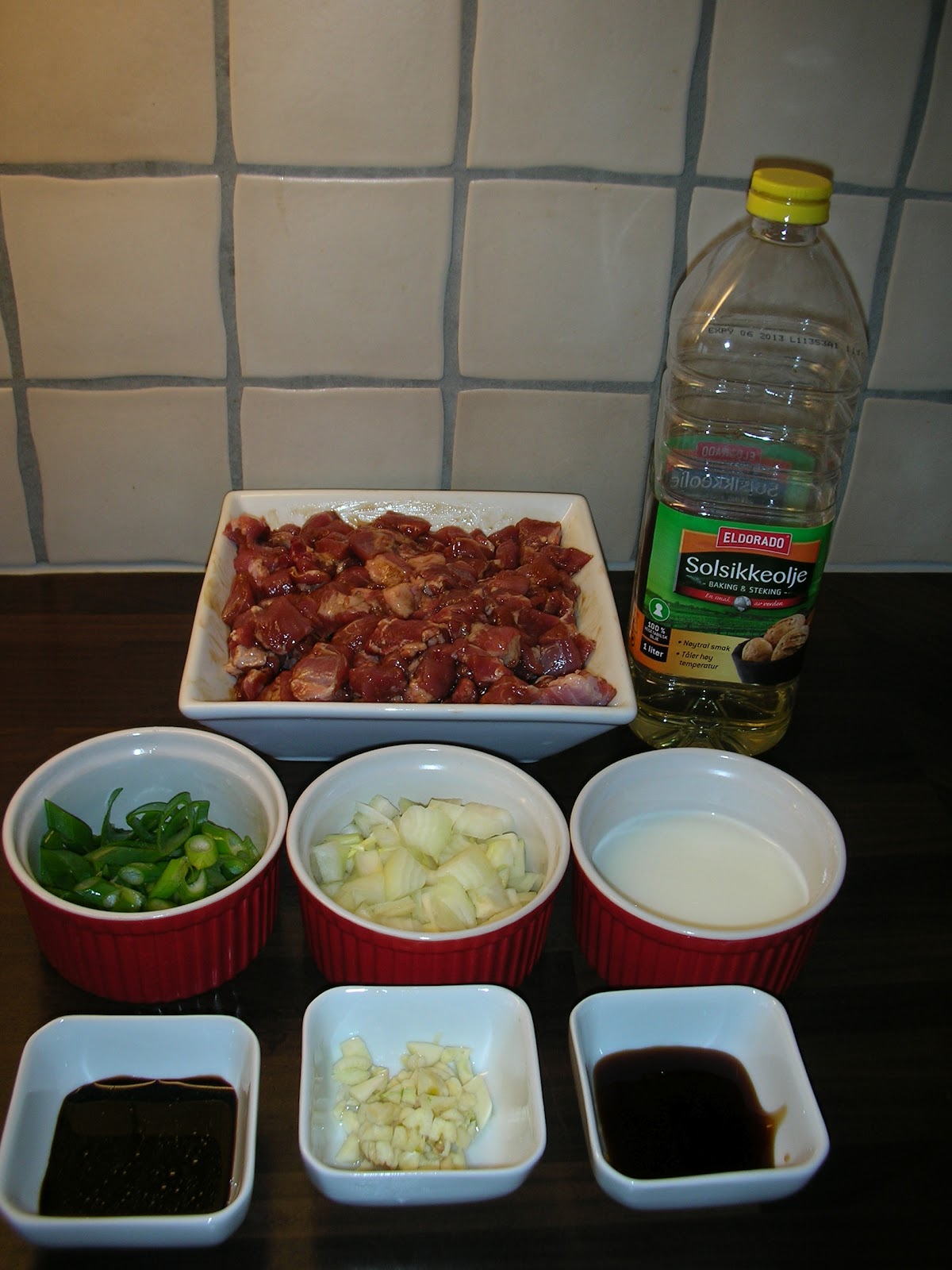 Mariche's kitchen: HOMEMADE Siopao