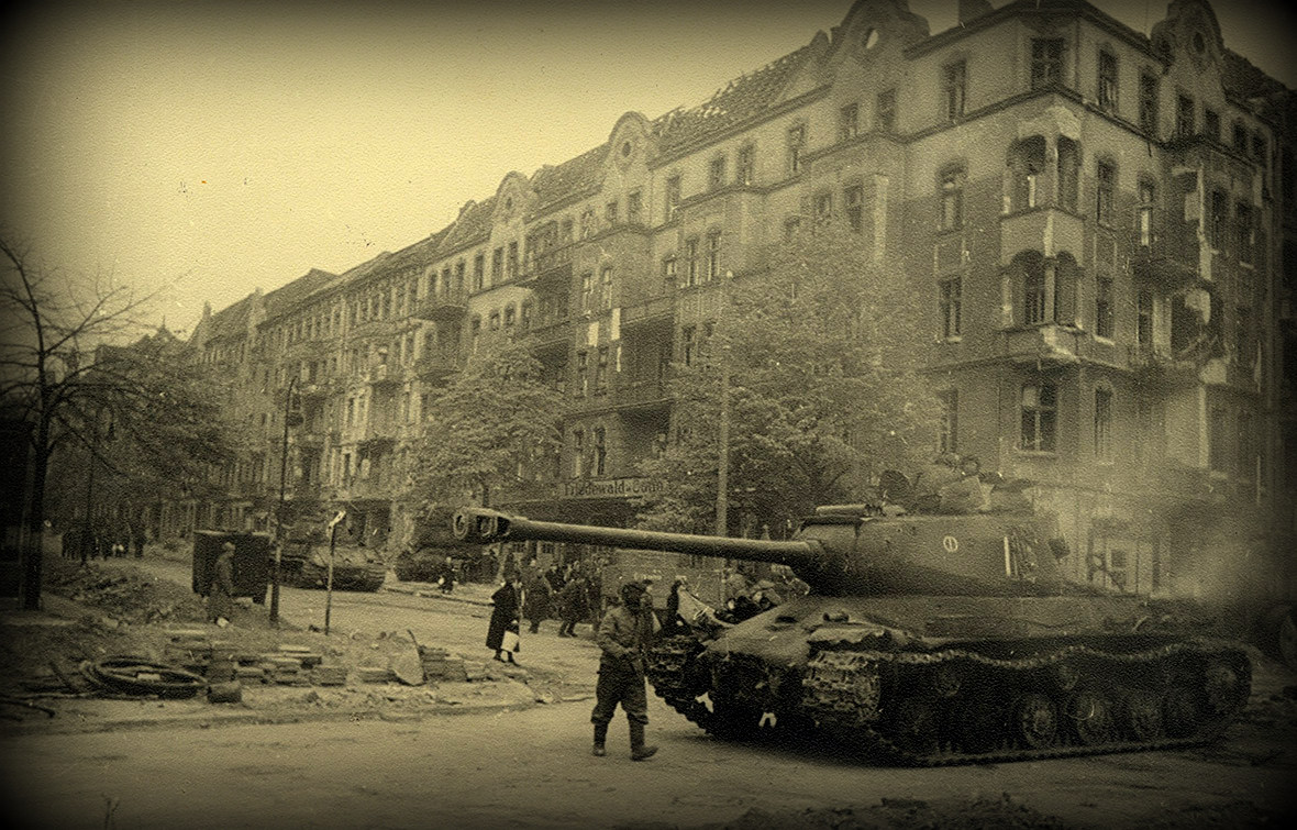 ΙΣΤΟΡΙΑ ΕΛΛΗΝΙΚΗ ΚΑΙ ΠΑΓΚΟΣΜΙΑ : ΒΕΡΟΛΙΝΟ 1945 - Η ΠΤΩΣΗ ΤΗΣ ΧΙΤΛΕΡΙΚΗΣ ...