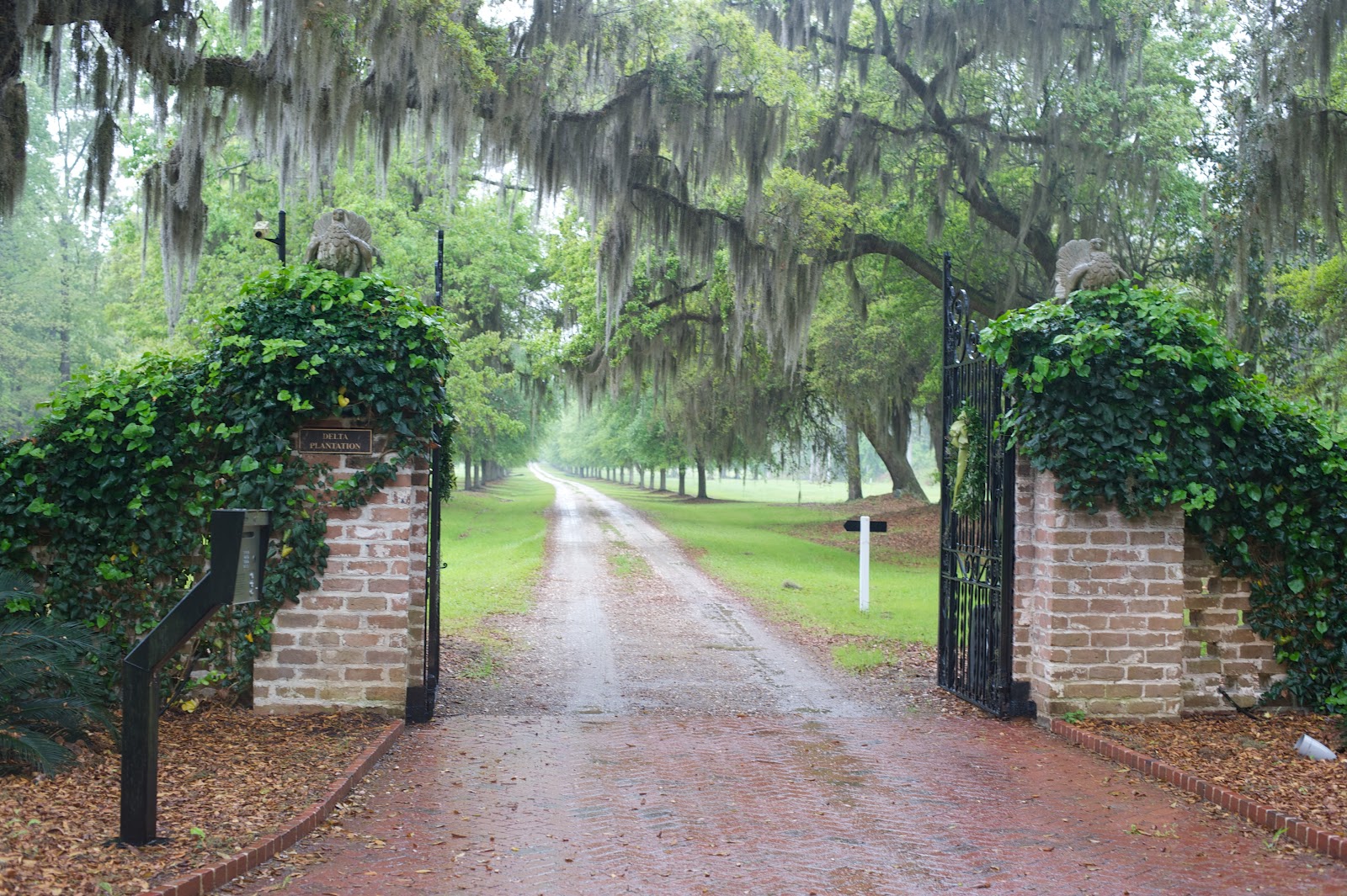 The Sophisticated Bride: Delta Plantation Wedding