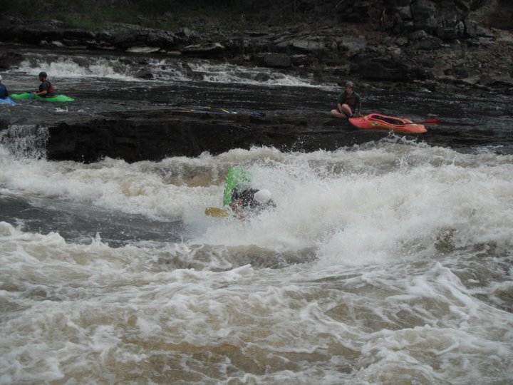 Ottawa Whitewater: Deschenes Rapids - Lower JJ's Wave