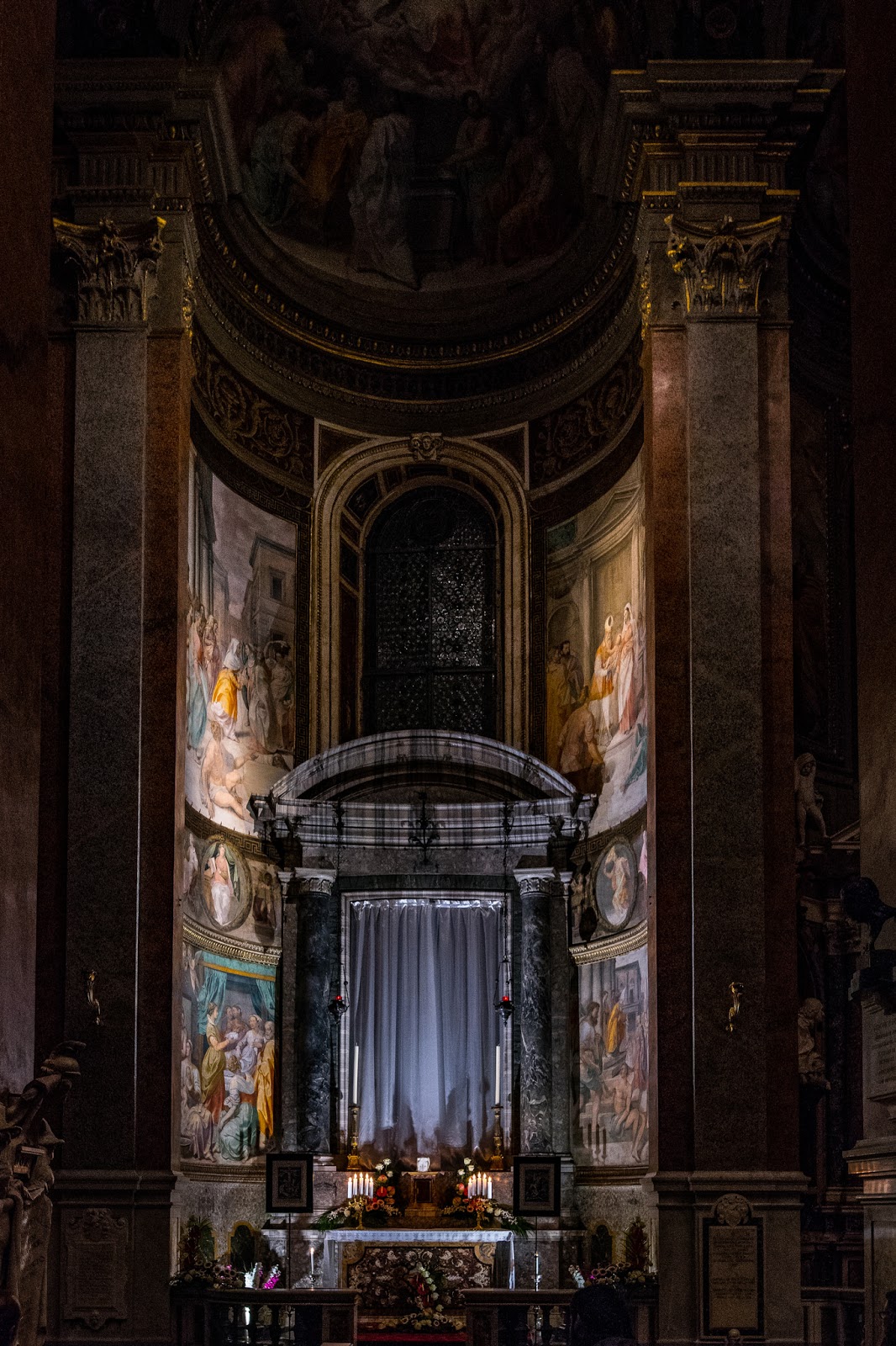 New Liturgical Movement: Roman Sacrament Altars 2017