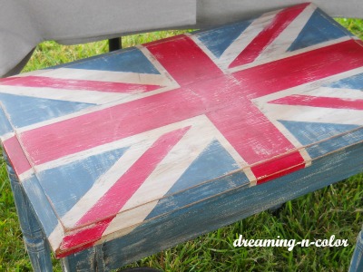 dreamingincolor: Union Jack Piano Bench