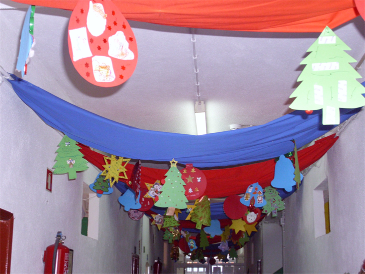 QUOD ERAT - Externato Flor do Campo: NOS CORREDORES...