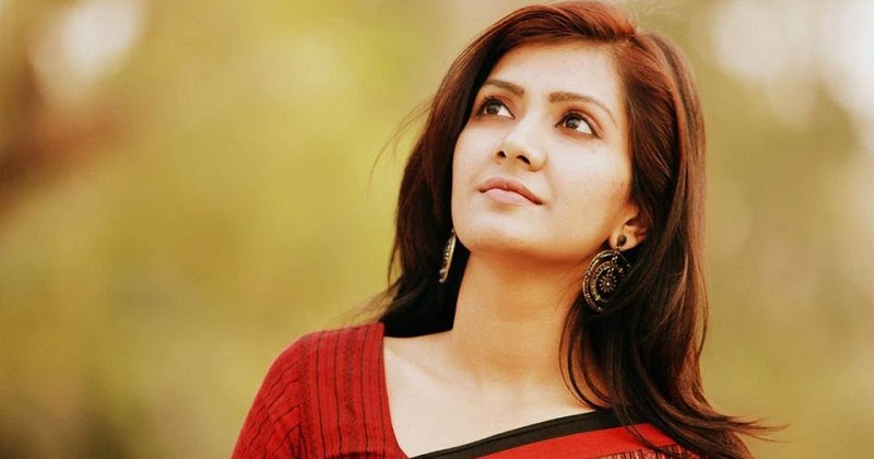 Fashion Show and Art and Celebrity Pictures and Videos: Maria Nur ...