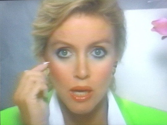 Atomic Caravan: Donna Mills - The Eyes Have It (1986)