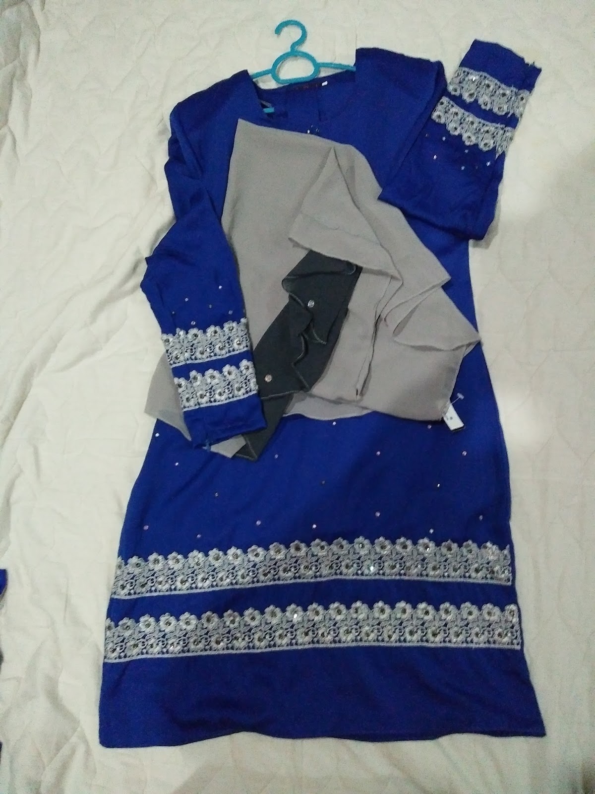 #RoyalBlue Warna Tema Raya 2016 - Cahaya Hayati