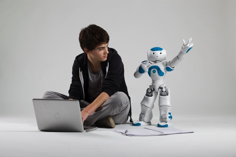 Amazon Kindle Fire: Aldebaran Robotics Nao Next Gen Fully Programmable ...