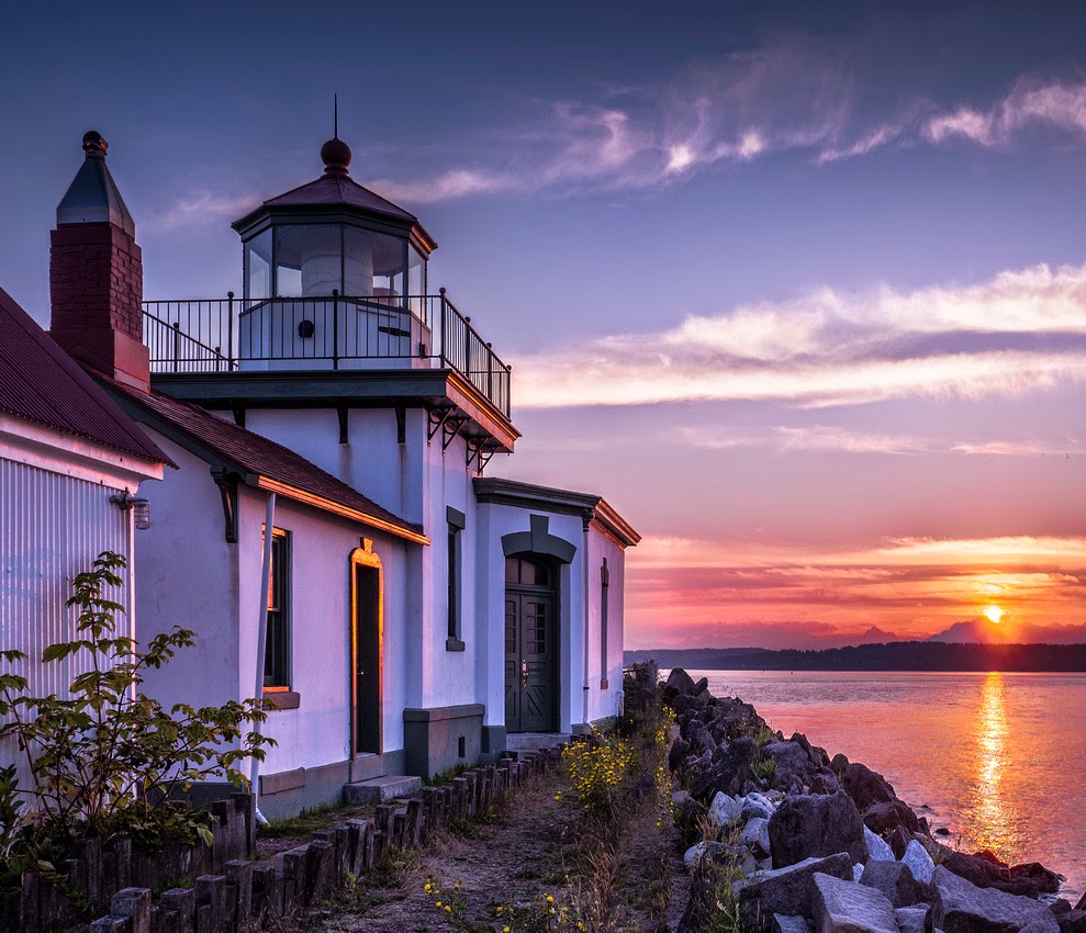 A Few Photos from Near and Far: Seattle series: West Point Lighthouse
