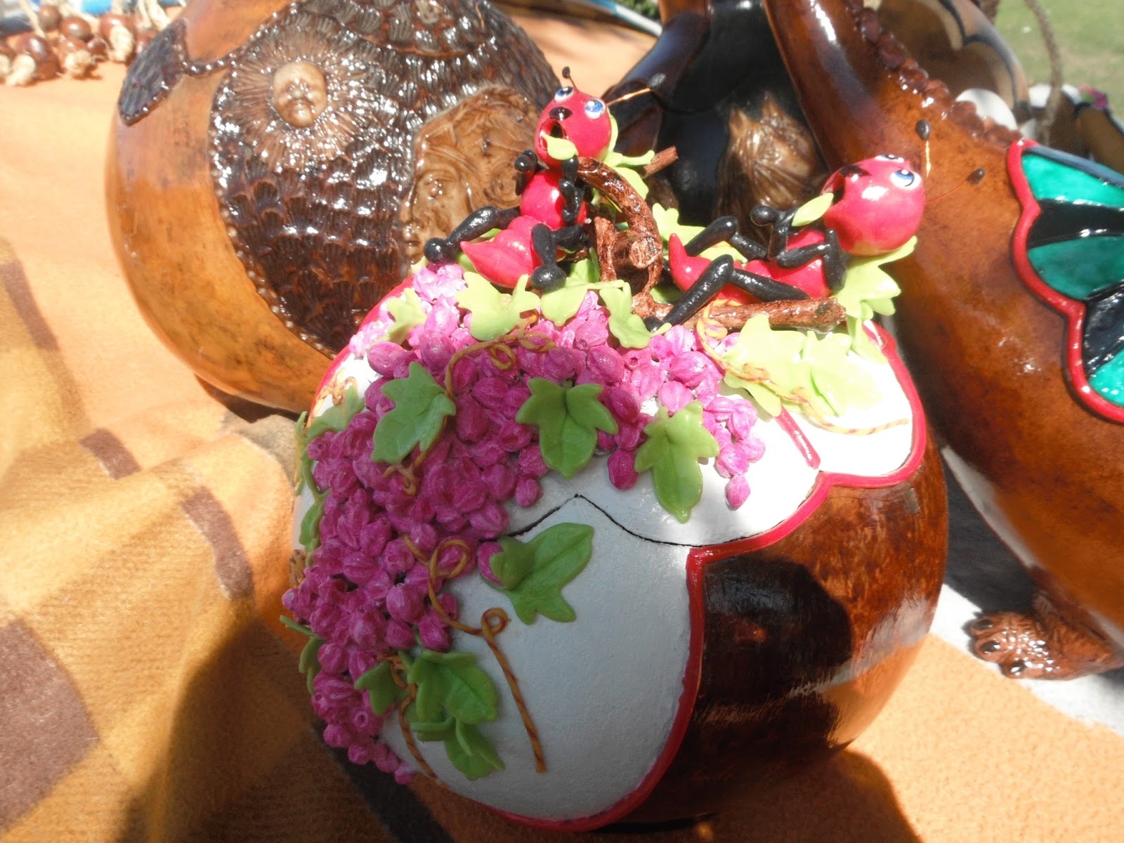 Marli Artesanias: Yerberos y azucareros simples de una sola tapa.